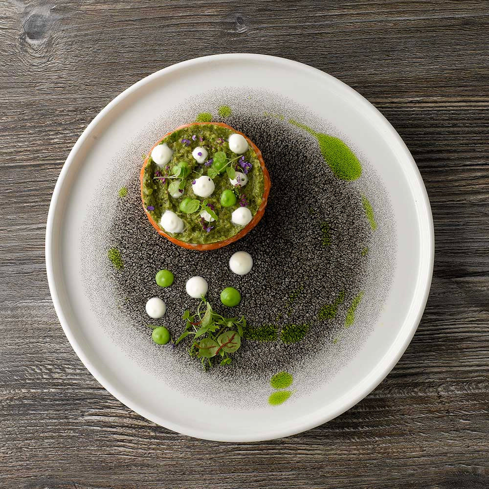 Plato Churchill Negro Cuarzo con Borde 26cms